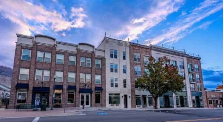 King Suite With Twin Loft – Family & Pet Friendly - Highland, UT