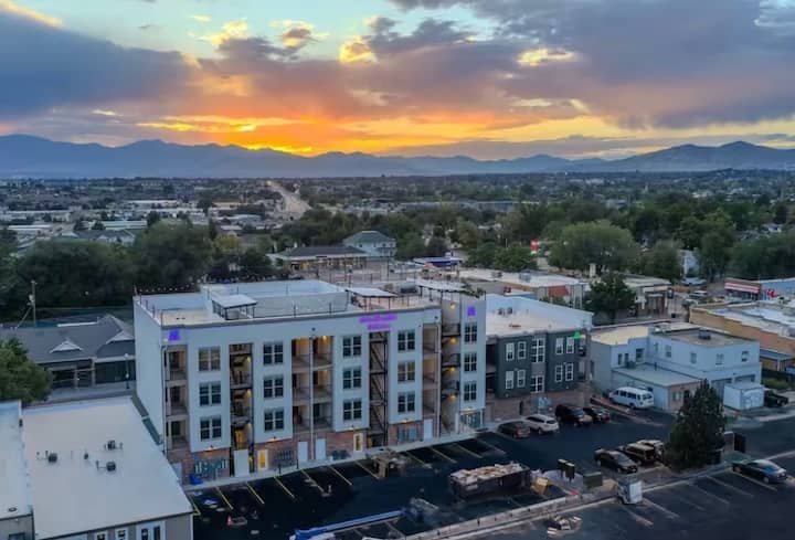 Upscale Suite With Spacious Living - Waffles Too! - Highland, UT