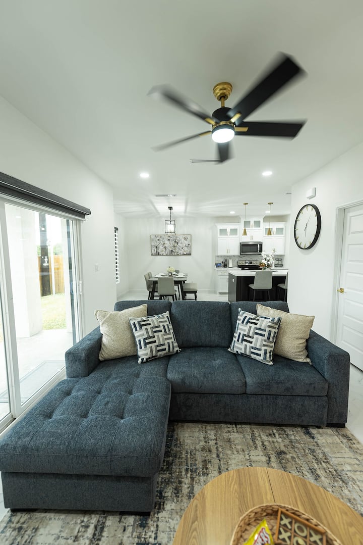 Townhome Moderno |3 Recámaras|patio Privado/garage - Mission, TX