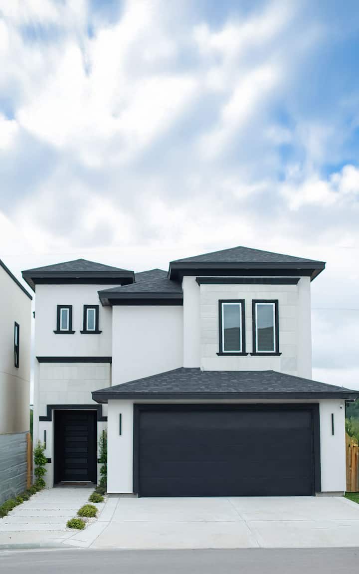 Townhome Moderno |3 Recámaras|patio Privado/garage - Mission, TX