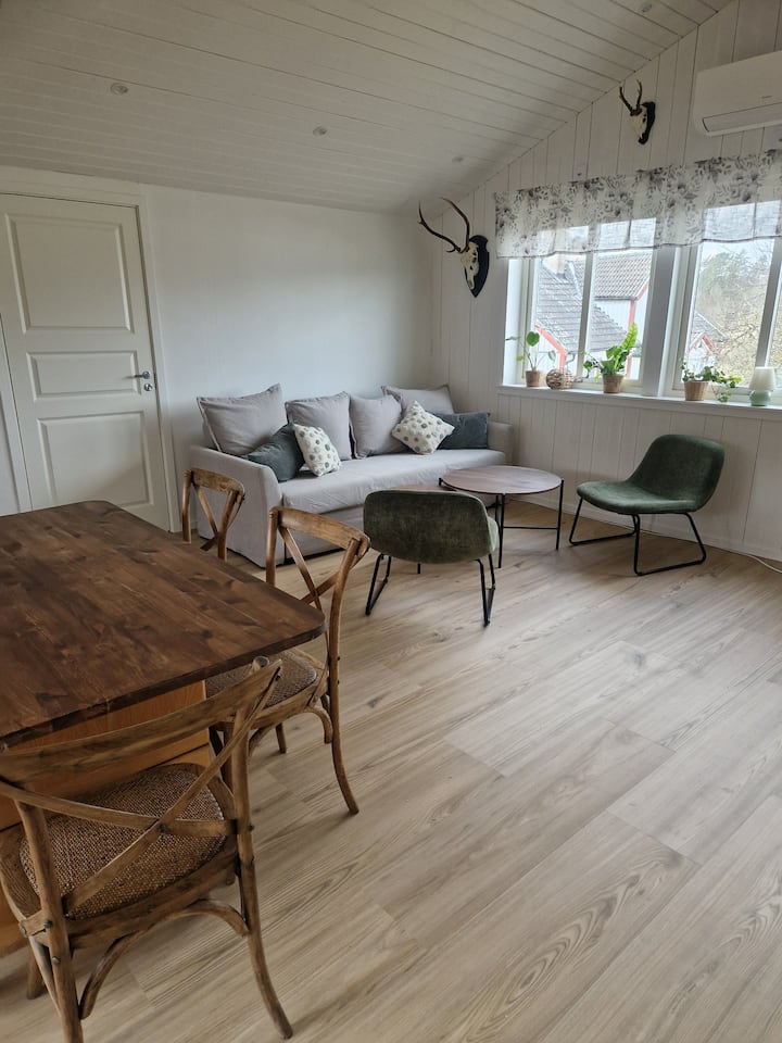 Gårdsstuga I Natursköntläge
4 Rum 6 Bäddar - Zweden