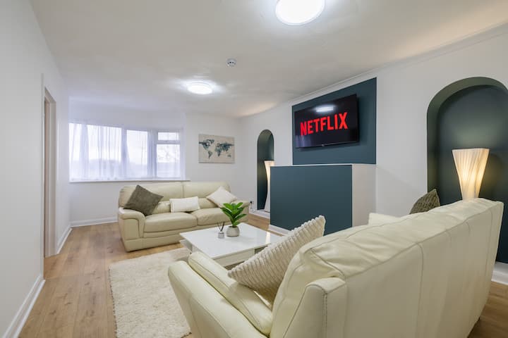 The Hove Retreat | Garden & Private 3-car Parking - Brighton