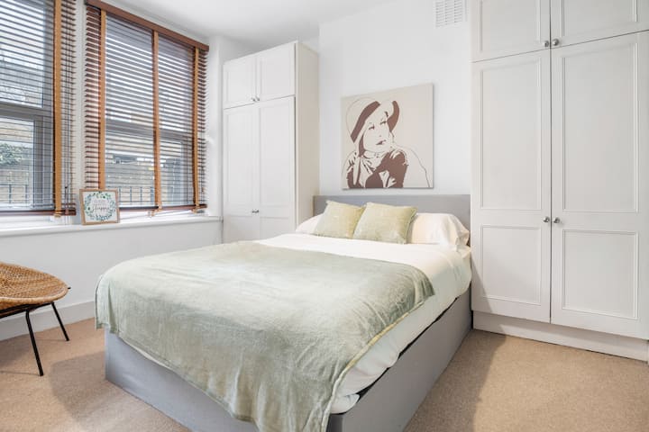 Stylish 3 Bed House In West London | Huge Discount - Fulham