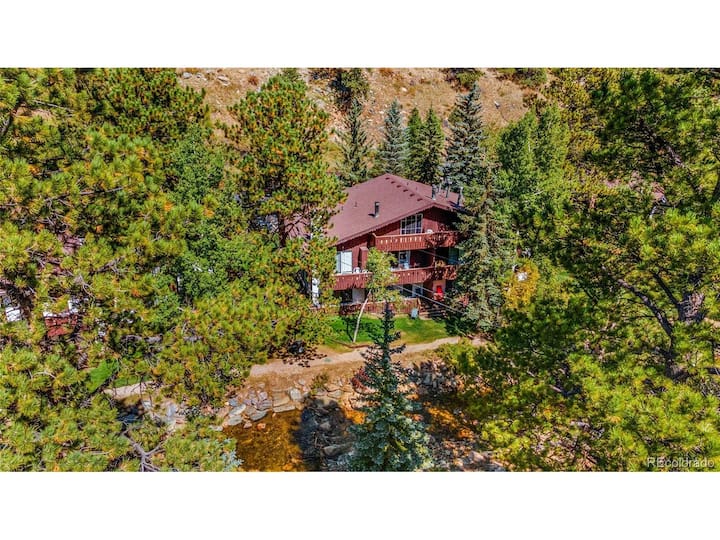 Rocky’s Riverside Retreat - Estes Park, CO