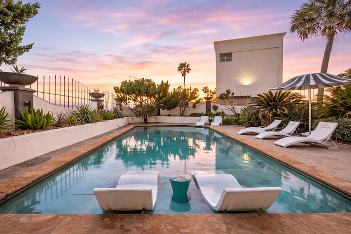 Beachfront 6 Condos | Pool + Hot Tub | Sleeps 24 - Galveston, TX