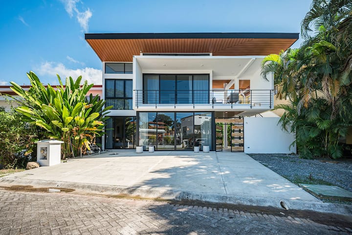 High Tide Hideaway Family Friendly - Pool - Costa Rica
