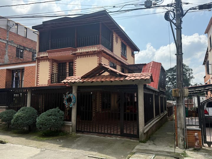 Casa En Dosquebradas Sobre La Autopista Del Café. - Pereira