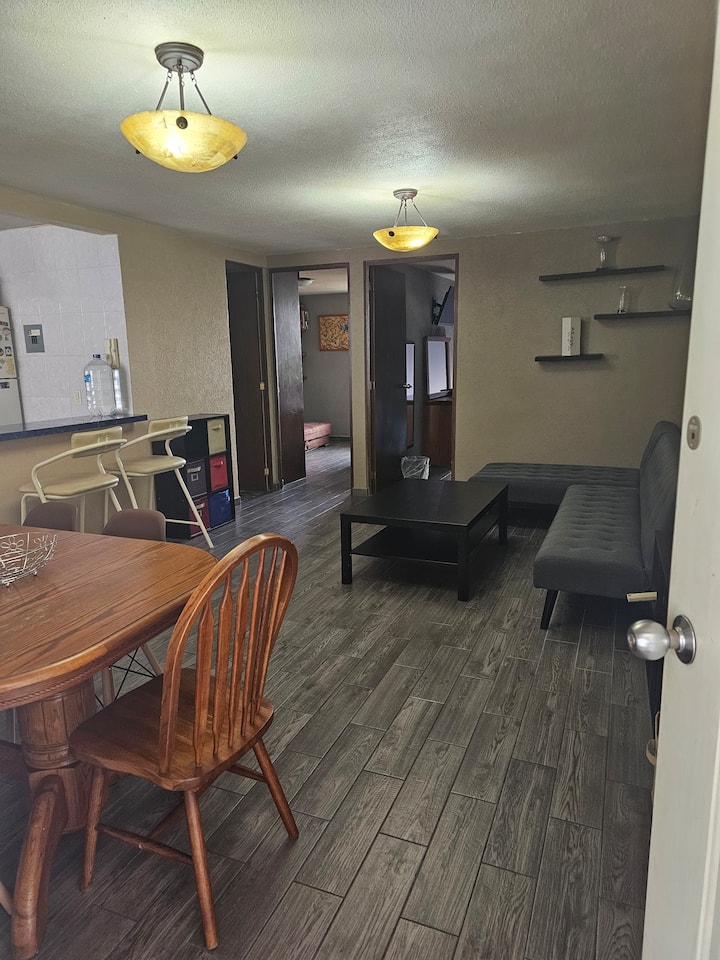 Depto  2 Recámaras, 1 Baño, Elevador, Céntrico - Mexico City