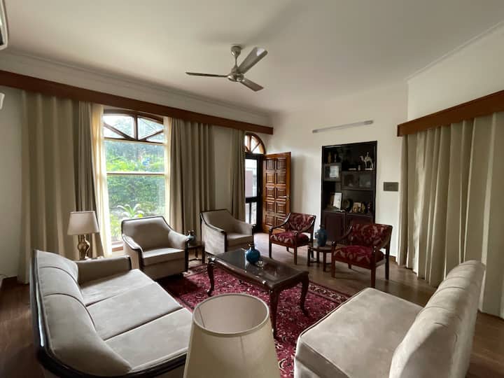 Luxe 2bhk Garden Villa, Private Backyard & Balcony - Chandigarh