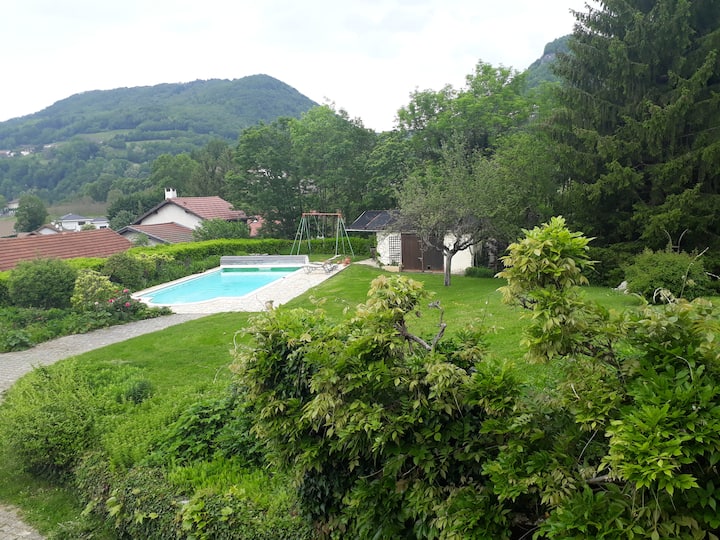 Maison De Vacances Avec Piscine Proche Montagnes - Lac de Paladru