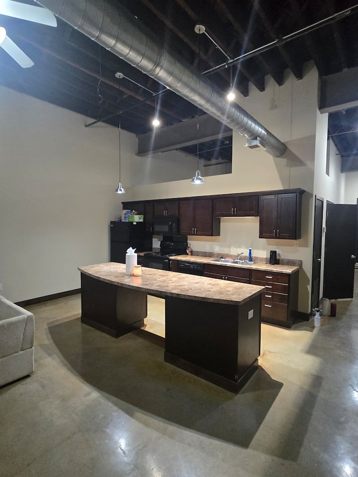 Industrial Luxe - Des Moines, IA