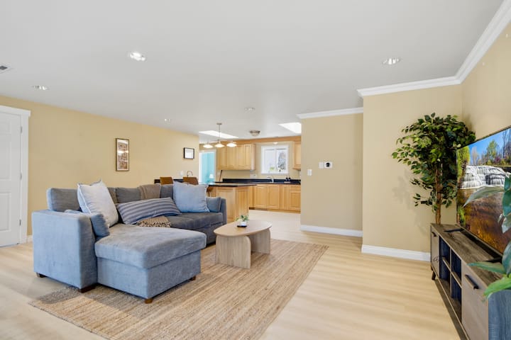 Cozy 3br Suite Near Airport | Grill & Gazebo - Tukwila, WA