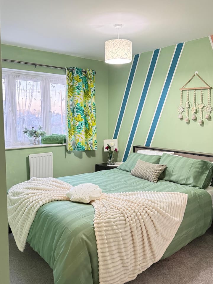 Modern 3 Bedroom New Built House To Rent In Luton - Luton