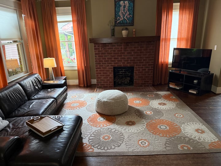 South End 2 Br & Hot Tub - Charlotte, NC