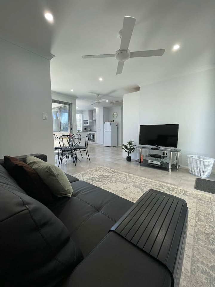 Quiet 2br Villa• Self Check-in• Parking• Wifi - Perth