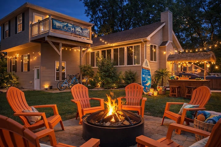 Walk To Beach & Town | Hot Tub | Sauna | Fire Pit - Union Pier, MI
