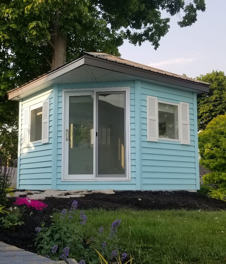 Beach Bunkie Glamping In Port Dover - Port Dover