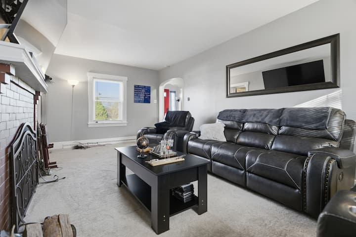 Stylish 3br | Sleeps 6 Near Downtown - Sewickley, PA