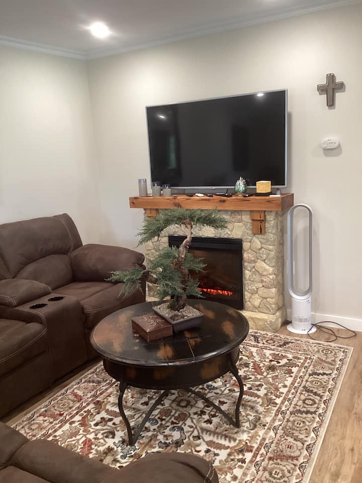 Morning Glory Villa 

Truly A Hidden Gem! - Elliot Lake