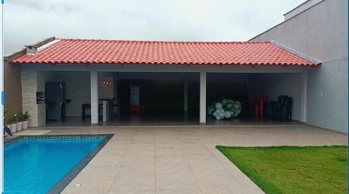 Casa Com ÁRea Gourmet E Churrasqueira - Trindade