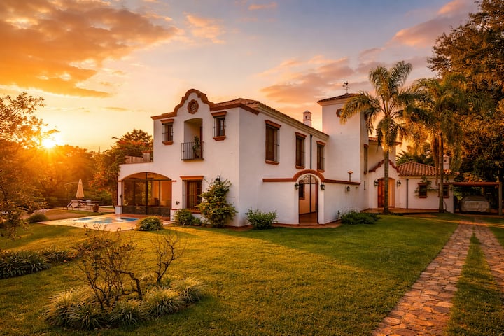 Desconecta En Gran Casa Premium - Con Piscina - サルタ