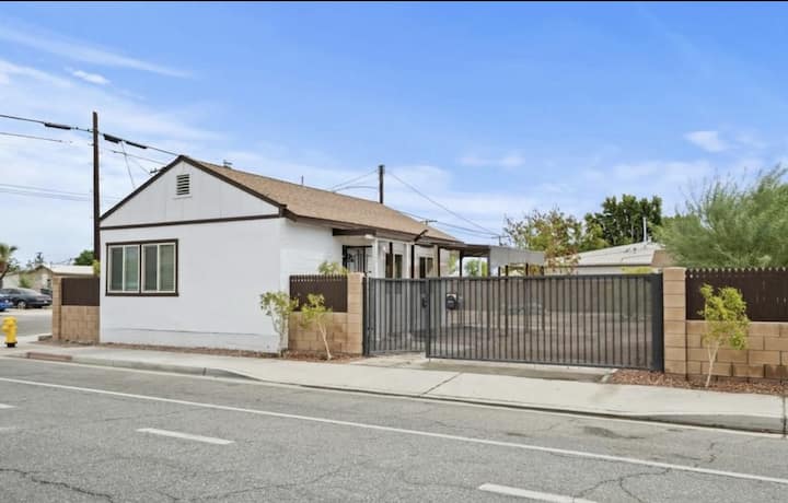 Private, Tiny Home In The Center Of Coachella - Coachella, CA
