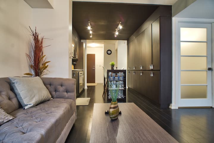 Stylish 2br Condo In The Heart Of Downtown Toronto - トロント