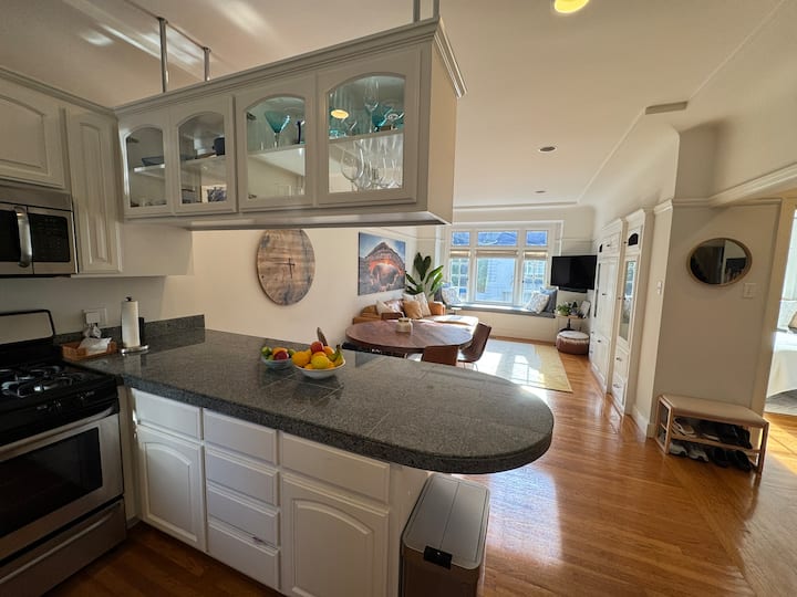 Light And Airy Condo In Prime Location! - San Francisco, CA