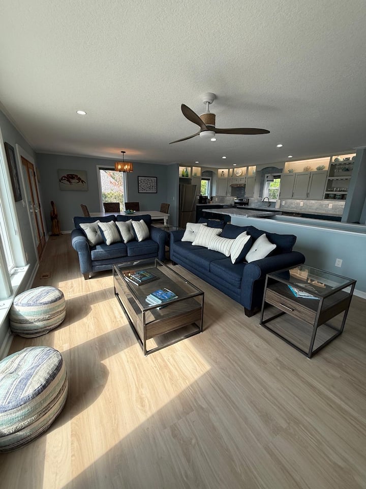 Serene Canal Retreat | Beach Access + Wildlife - Kitty Hawk, NC