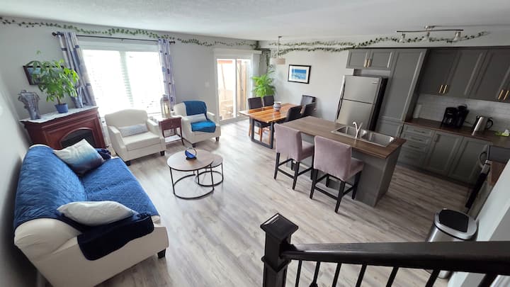 Home Away From Home - Kingston, Ontàrio, Canadà