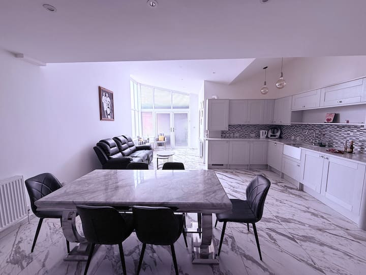 Cozy Soulful House In Peaceful Area - Bristol