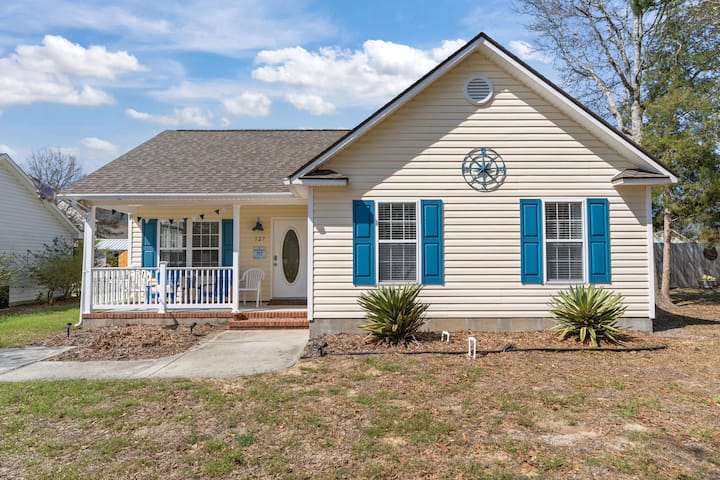 Hideaway Hut - Quaint Getaway - Oak Island - Oak Island, NC