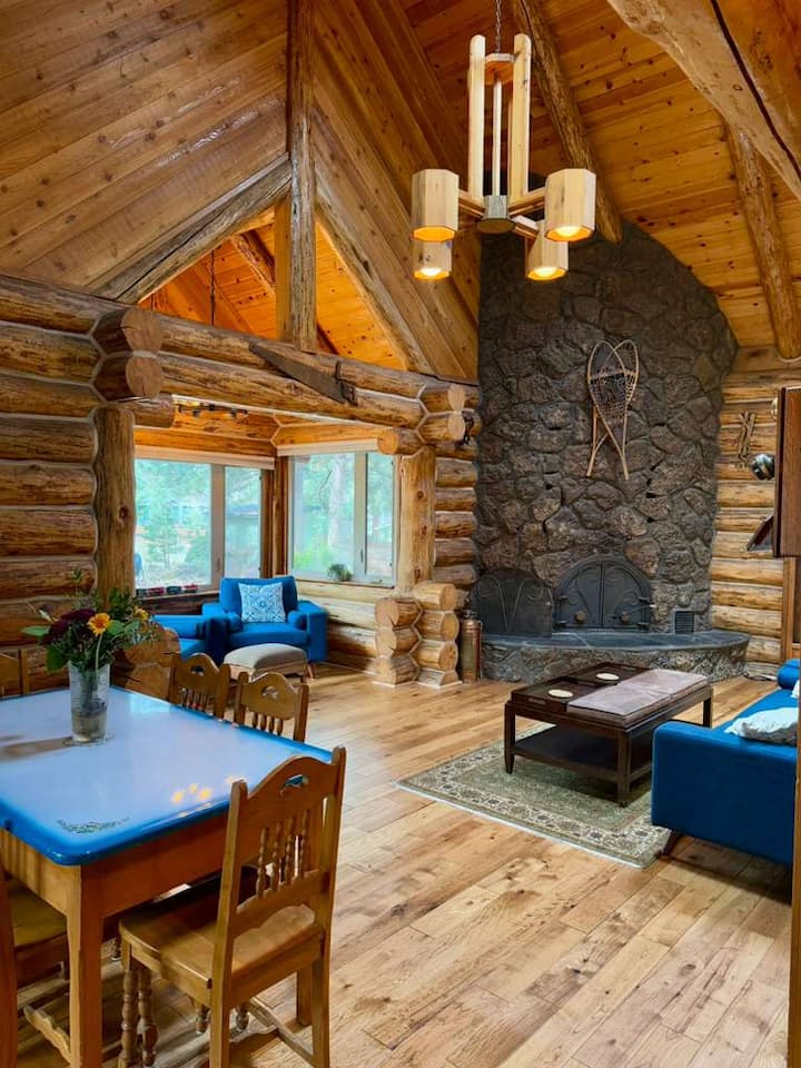 Westside Log Cabin - Your Basecamp For Adventure - Oregon