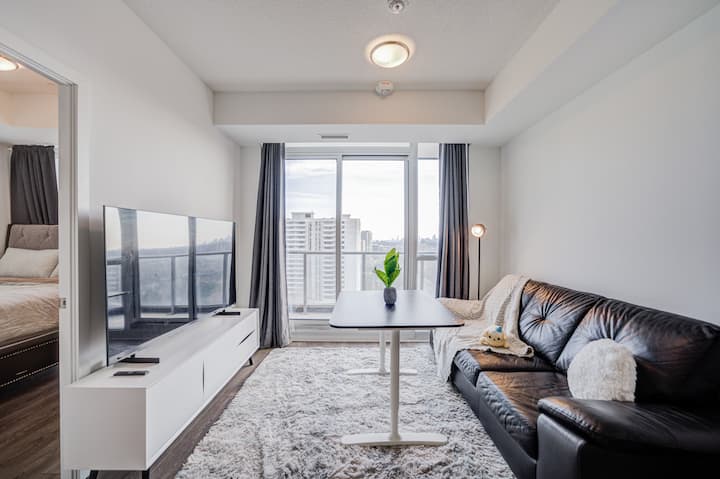 2 Bdrm Condo Close To Hwy, Fairview Mall, Subway - 마크험