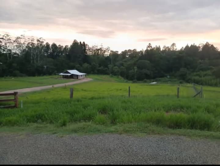Mimi's Rustic Farmhouse Cottage - Malanda