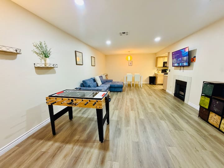 Cozy Vegas Townhome Near Fremont - 