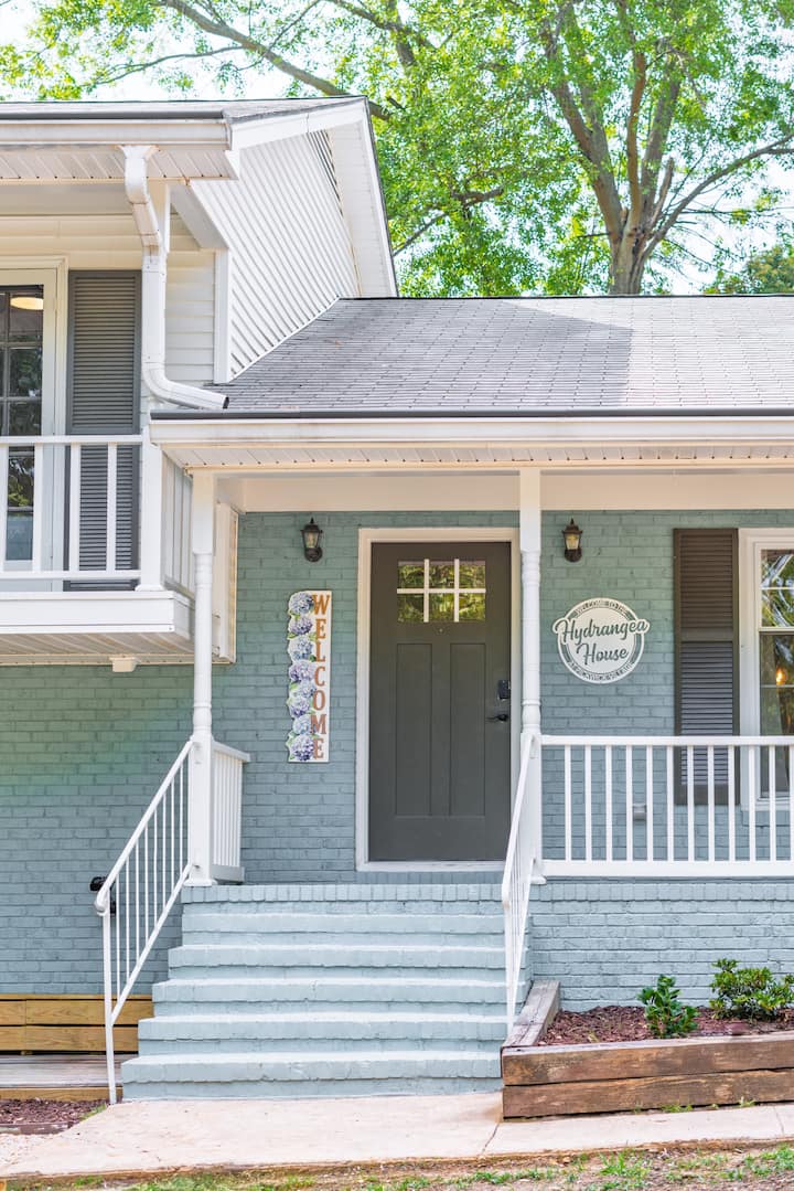 Spacious 4br Home W/ Dog-friendly Yard & Hot Tub - Raleigh, NC