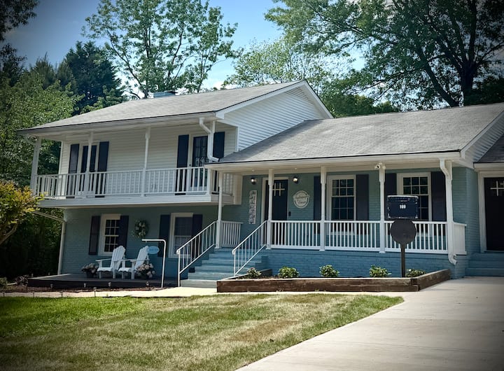 3brs + Guest Suite Sleeps 11 Dog-friendly Yard - Raleigh, NC