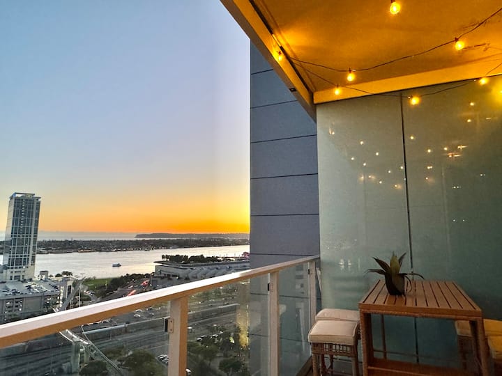 San Diego Downtown Ocean View - Coronado, CA
