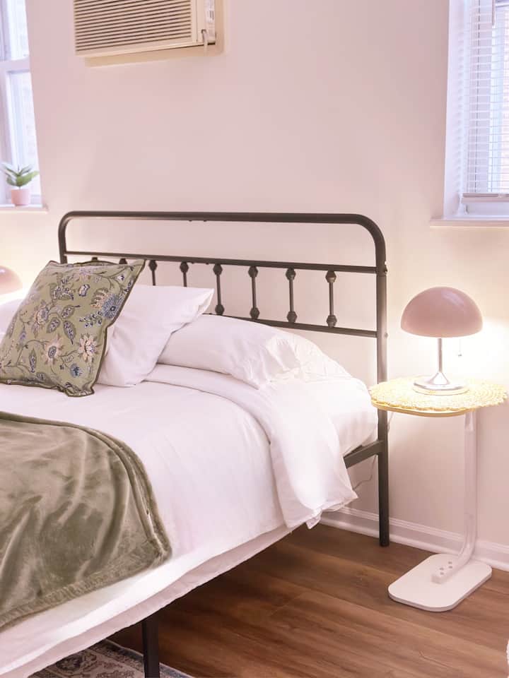 Dreamed Location In Wicker Park! Gym / Great For 2 - Lincoln Square - Chicago