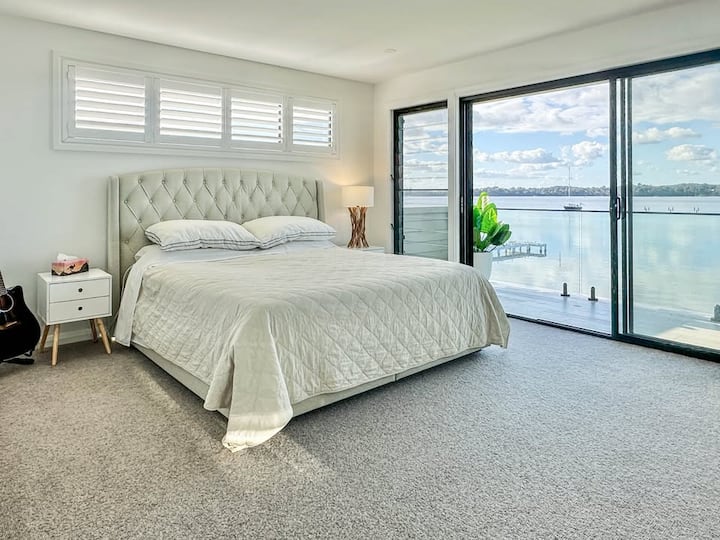 Boutique Bed & Breakfast Perfect Waterfront Escape - Morisset