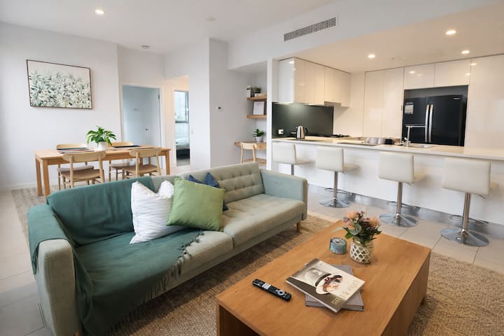 Central Valley 2br Escape W/ Pool & Parking - Brisbane