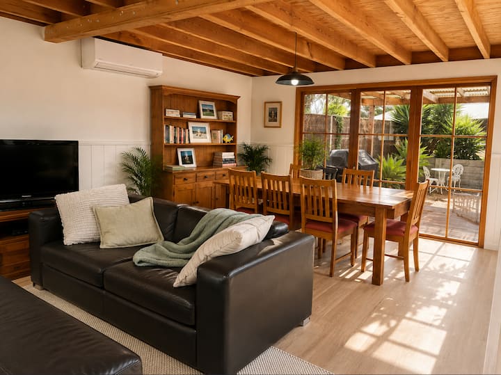 Possum Cottage  By The Sea - Melbourne
