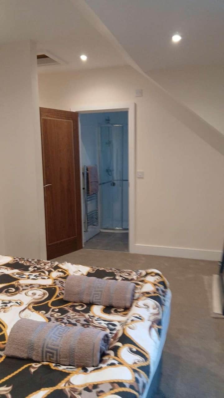 Luxurious Brand New Homes Private Gated Propeties - Bracknell