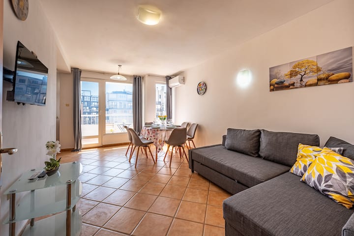 Top Location 2 Bedroom Apartment Next To The Beach - Varna