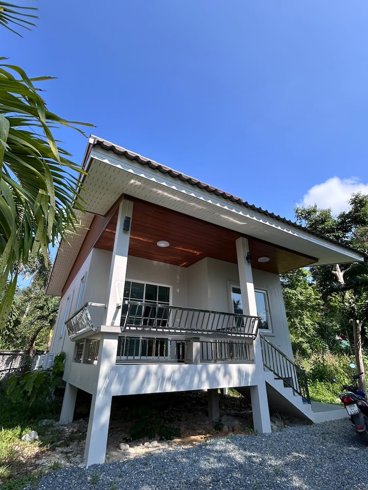 บ้าน 2 ห้องนอน 1 ห้องน้ำ ใกล้หาดไก่แบ้ - Ko Chang