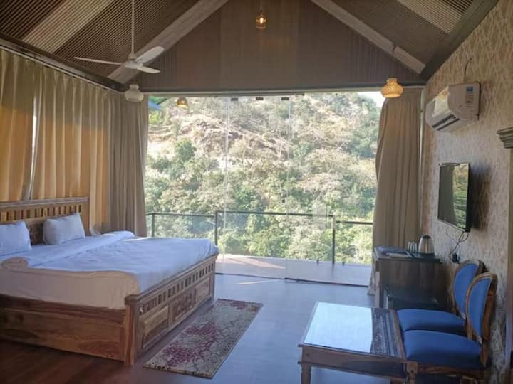 Cottage Valley Suite Room / The Rock Valley Resort - Ranakpur