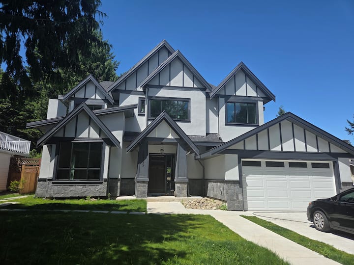 Comfortable Suite - White Rock