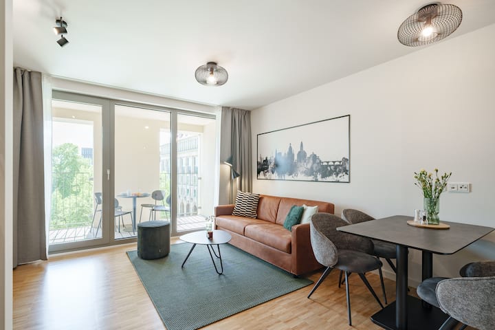 City Apt. 2 | A/c, Balcony, King-size Box Spring - Dresden