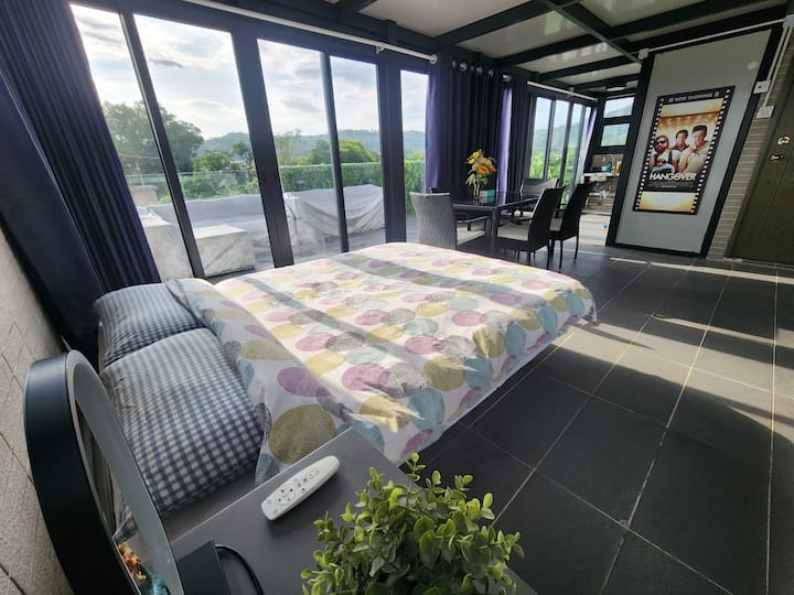 Oasis 140m² Duplex Village House Cinema & Rooftop - Hong Kong